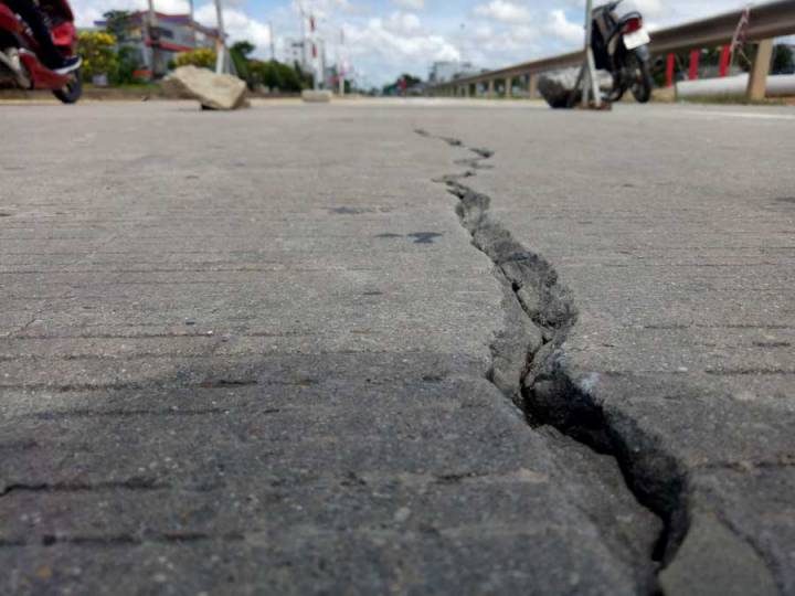 Highway Trillion In Quang Ninh Appears Series Of Grooves